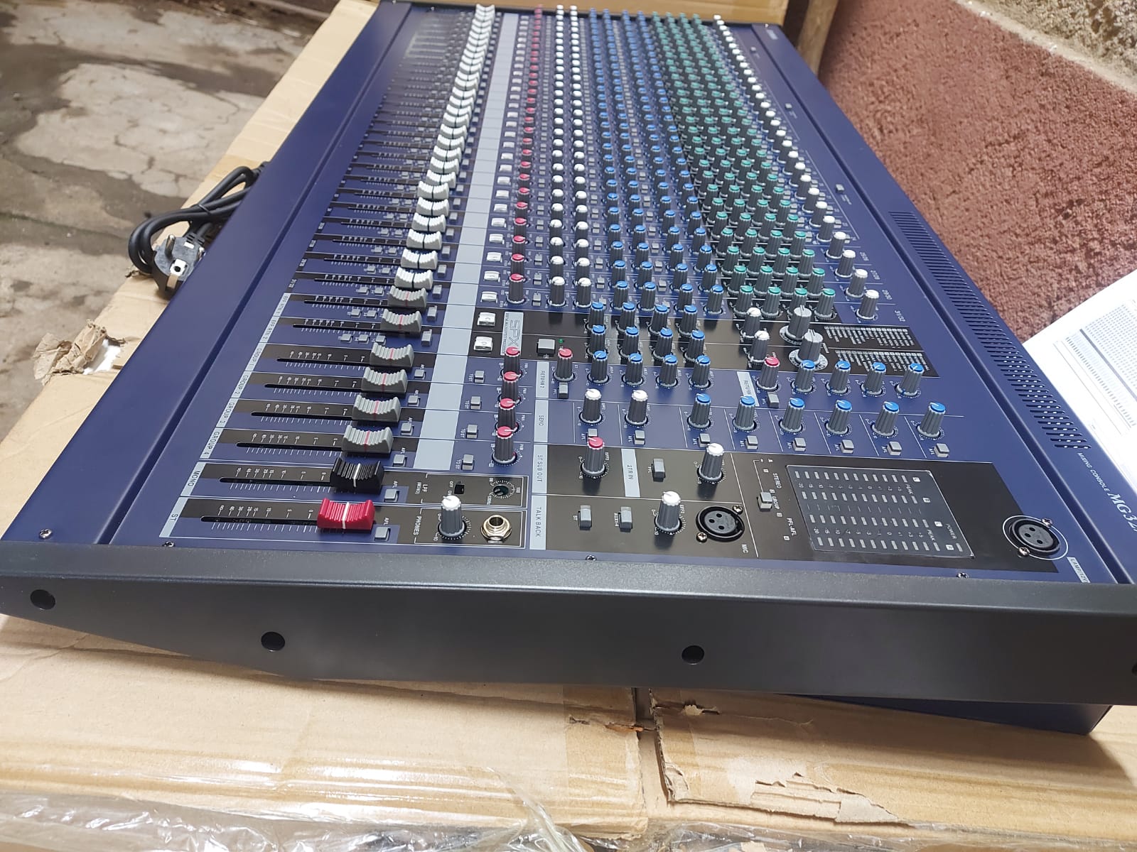 Yamaha MG32 Plain Mixer – Avenue Sounds